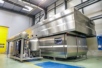 High-Pressure Processing Now Comes in Bulk | Food Processing